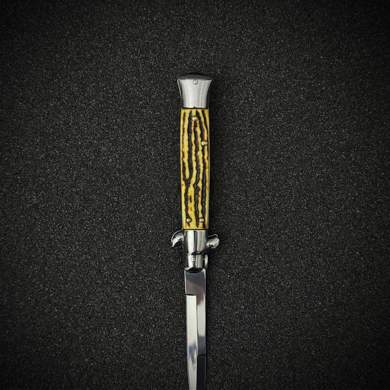 Italian Stag Knife | Sleek Design | Timeless Craftsmanship